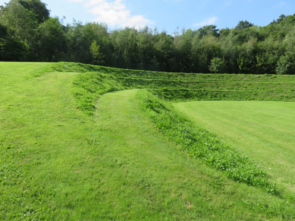 Grass amphitheatre - talking grass